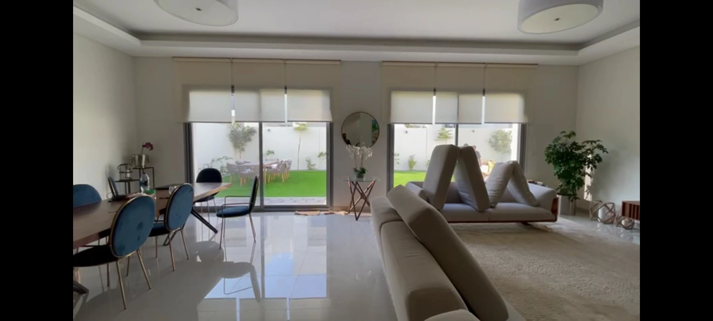 Avail Effortless Control with Smart Motorized Roller Blinds